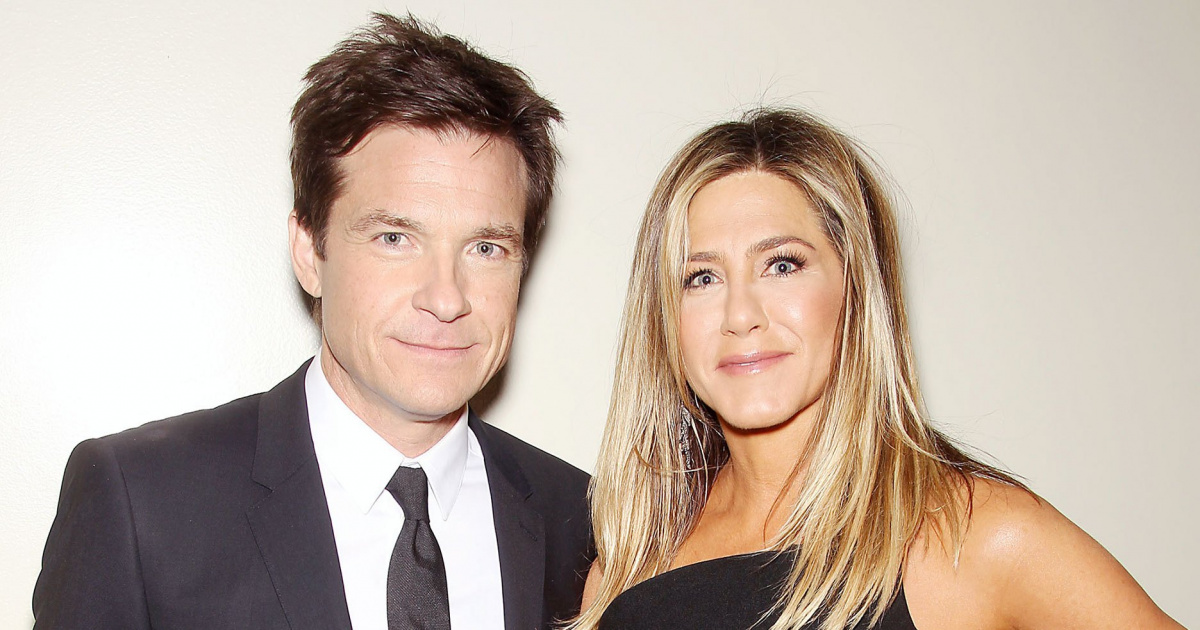 Hi, Jen! Jason Bateman Virtually Attends Golden Globes From Aniston’s House