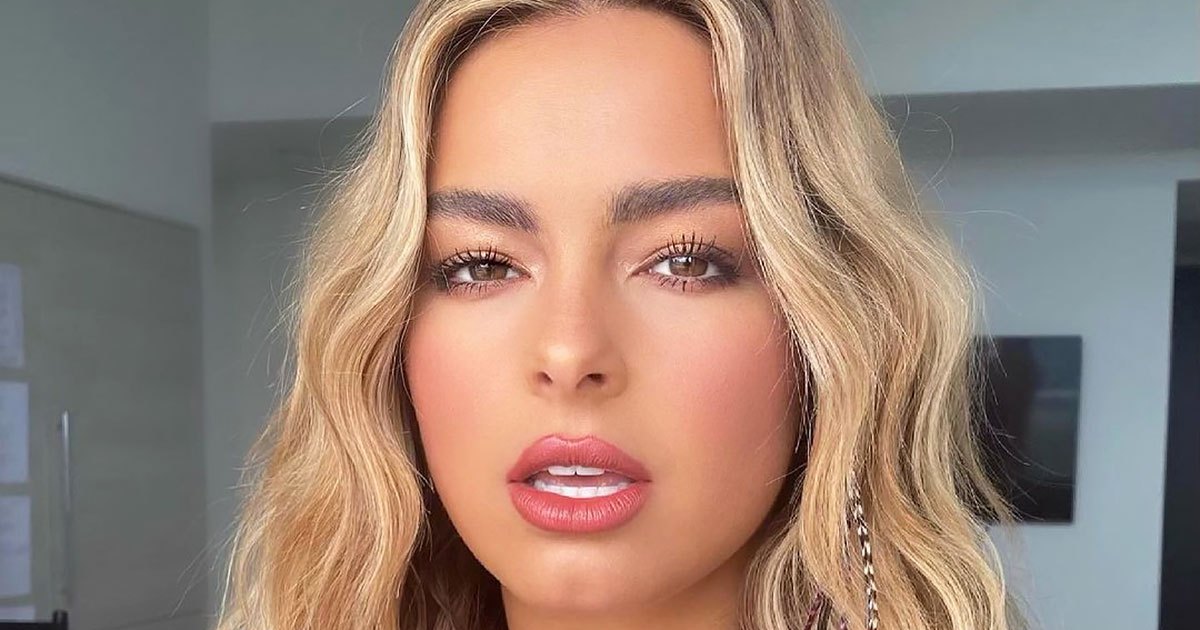 TikToker Addison Rae Calls for the Return of the ’90s Hair Feather