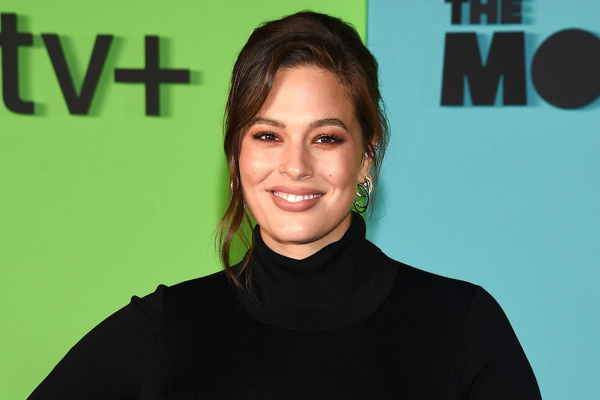 Pregnant Ashley Graham Shows Bare Bump in Cowgirl-Inspired Maternity Shoot
