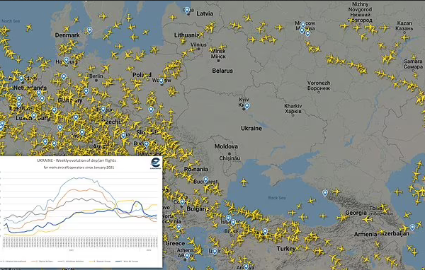 Flight radar illustrates how airplanes avoid the airspace above Ukraine ...