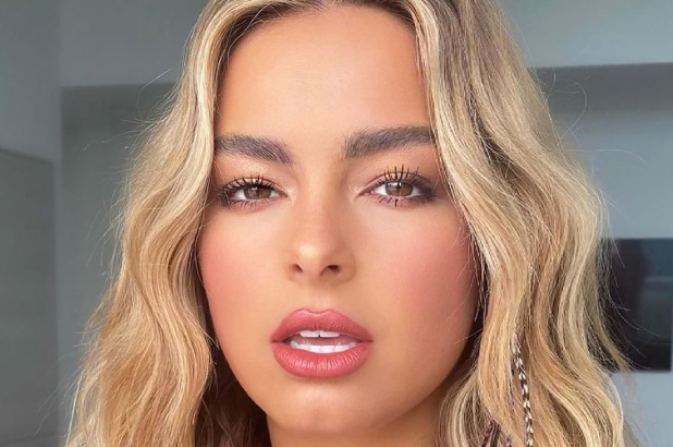 TikToker Addison Rae Calls for the Return of the ’90s Hair Feather